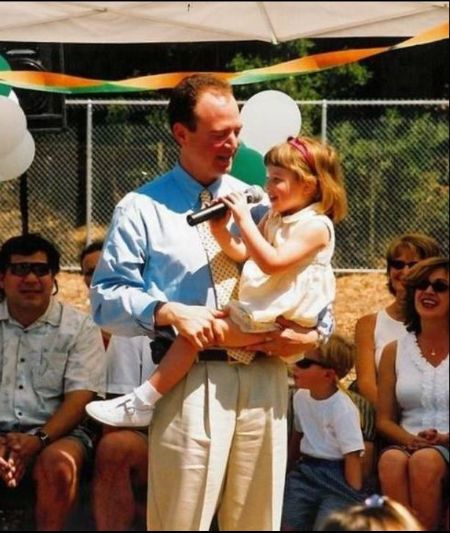 ¿Quién es la hija de Adam Schiff, Alexa Schiff? Su carrera, novio y más ...