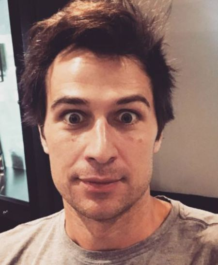 ¿Quién es el hijo de Gil Gerard, Gib Gerard? Todo lo que debes saber ...