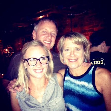 Conozca a los hermanos y padres de Kat Timpf; Vida familiar y ...